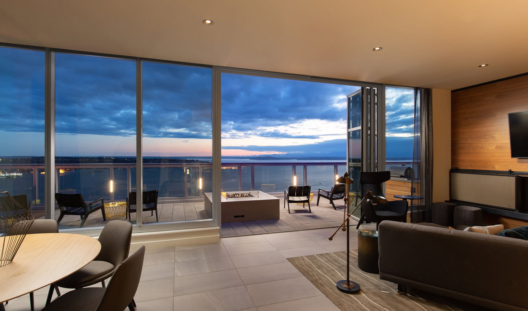 Downtown Seattle, WA Apartments | West Edge Apartments